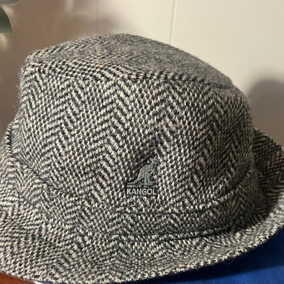 Kangol | Accessories | Kangol Heritage Mens Blackwhite Herringbone ...